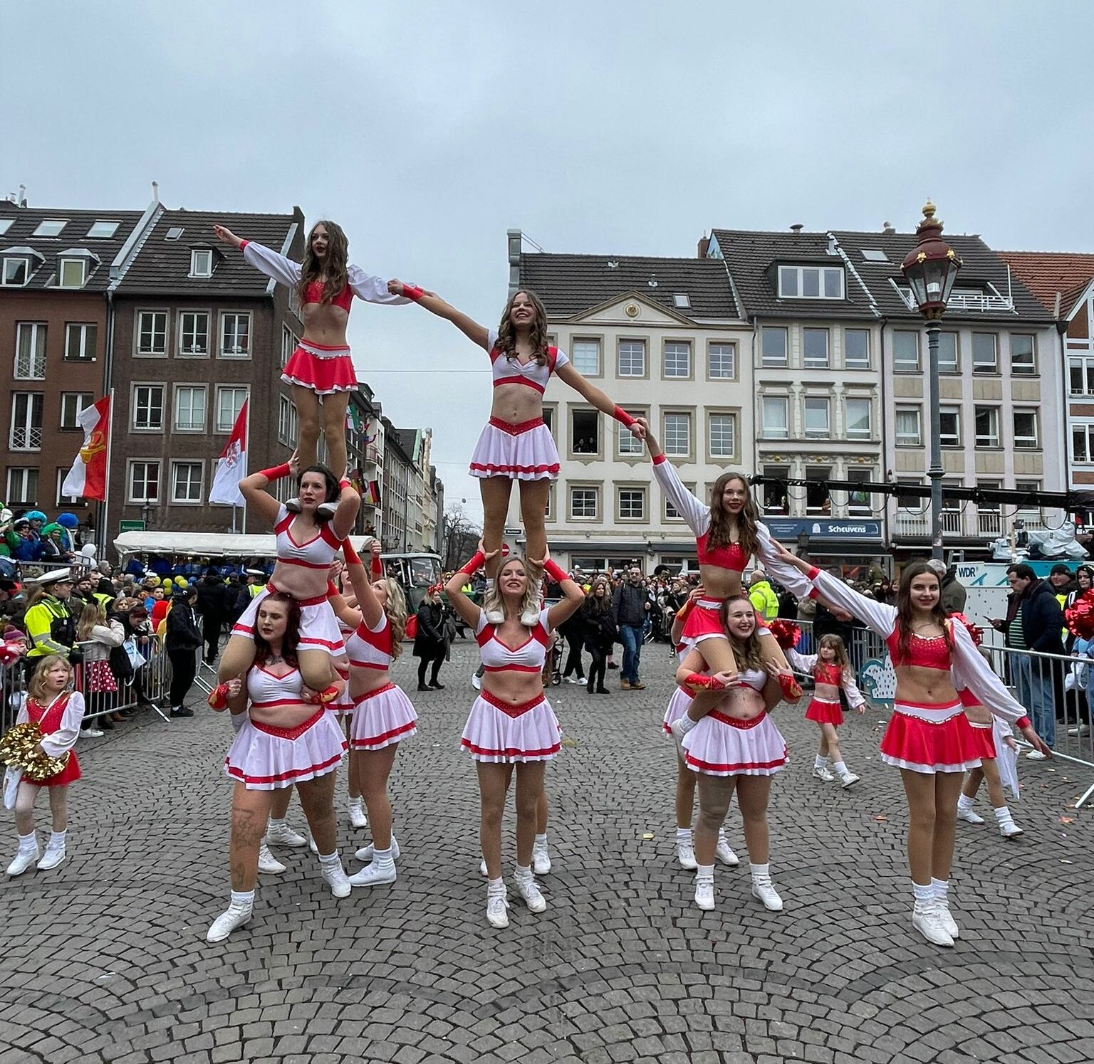 Probe-Training Cheerleading - DEG Ice-Flash Cheerleader e.V.